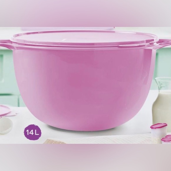 Tupperware | Kitchen | Vintage Tupperware Thatsa Bowl 4 Liter 59 Cups ...